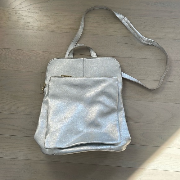 Vera Pelle | Bags | Nwot Vera Pelle Convertible Crossbodybackpack ...